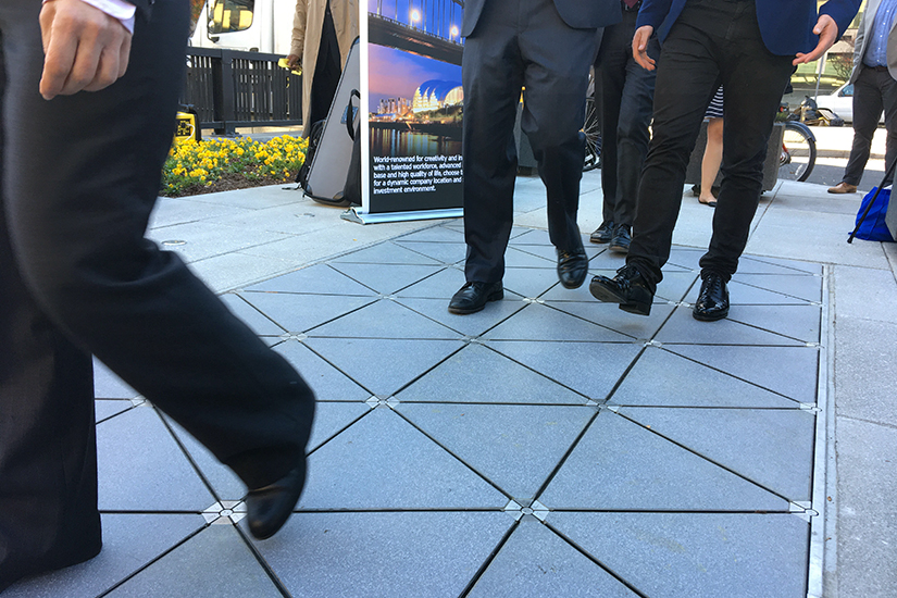 Walking-on-Kinetic-paver-tiles - ppt90.ir